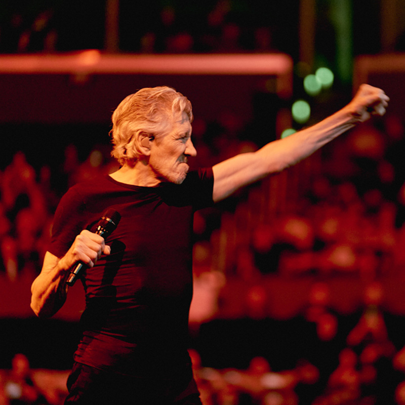 Roger Waters gets under LA's skin - Top Shelf Music